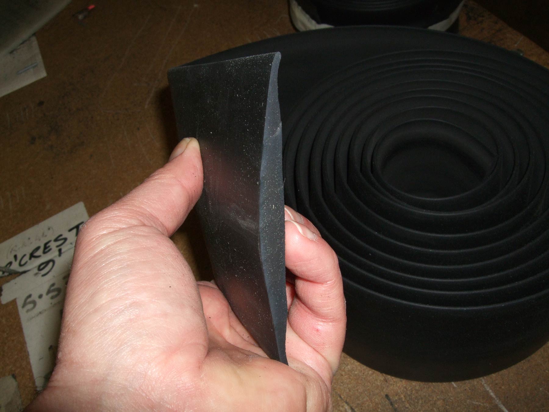 Avon Rubber Rubbing Strake Black V00417 Metre